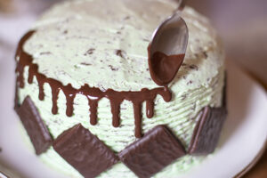 Tort cu ciocolata si menta (After Eight) - madelicii.ro