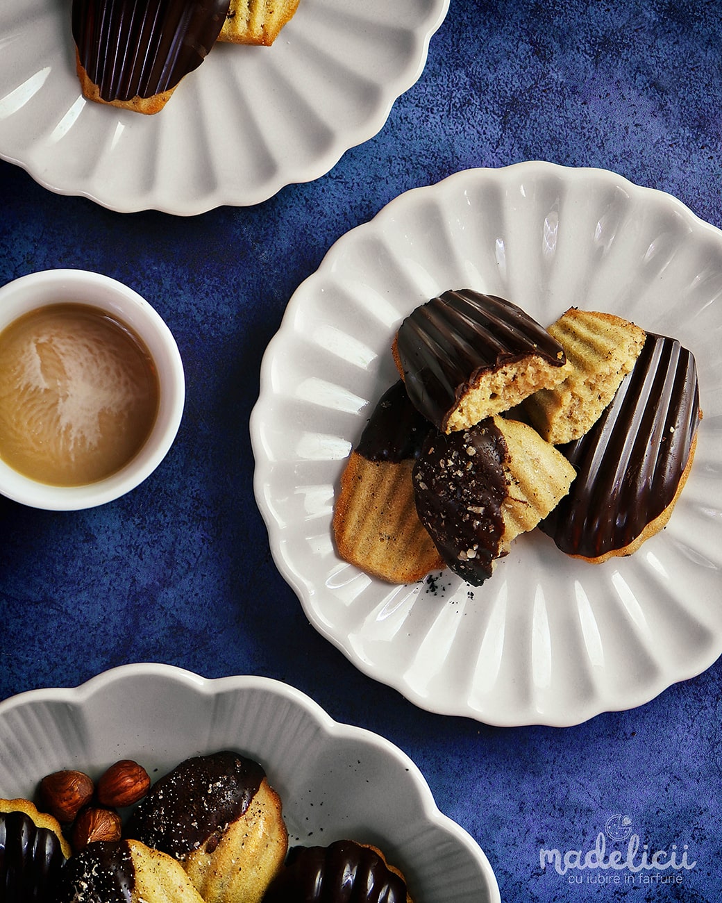 Madlene cu ciocolata, cafea si alune de padure - madelicii.ro