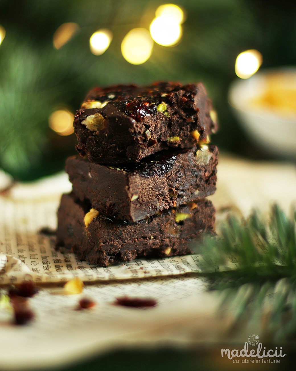 Ciocolata de casa cu merisoare, fistic & portocala confiata - madelicii.ro