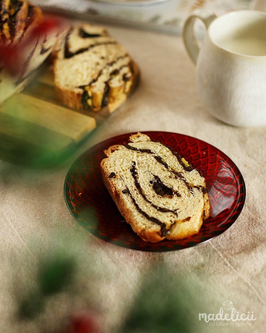 Cozonac babka cu fistic, ciocolata neagra si portocala - madelicii.ro